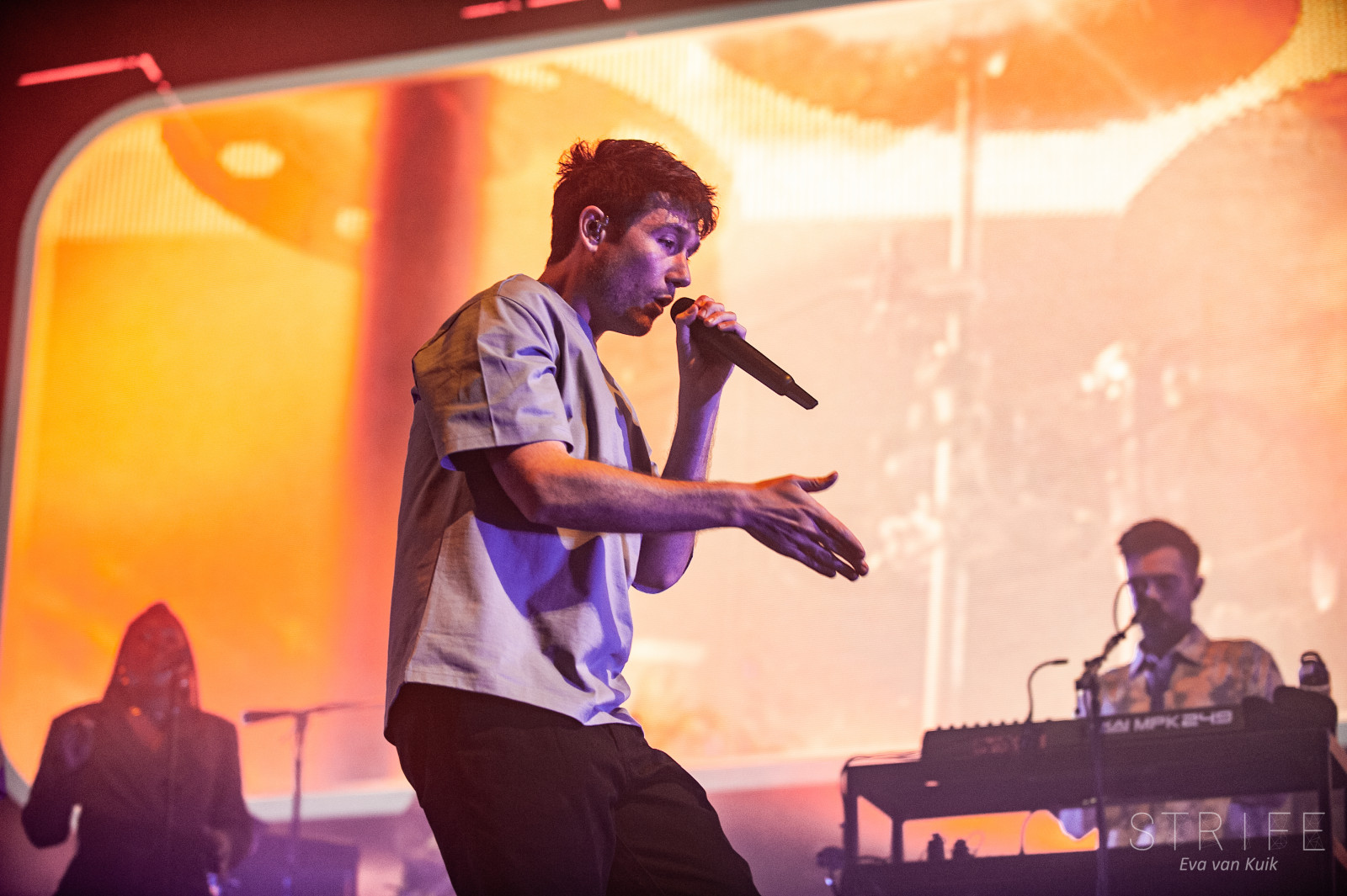 CONCERT REVIEW: Bastille Take ‘Give Me The Future’ Tour To Extactic ...
