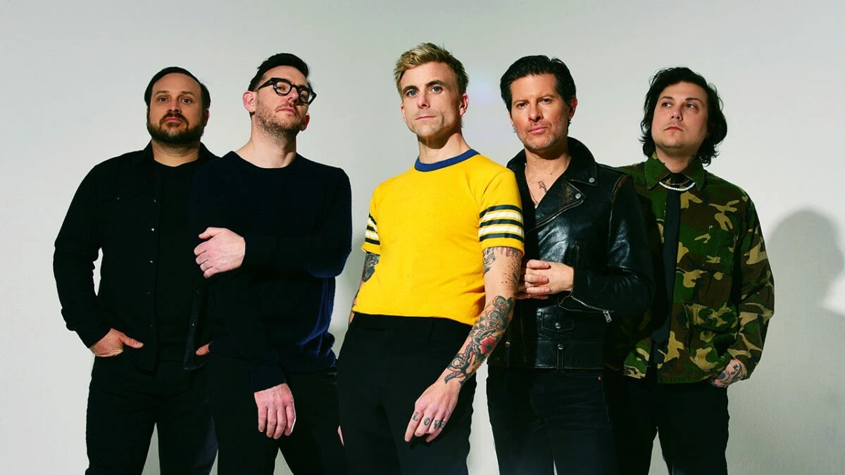 L.S. Dunes Announce New Album ‘Violet', Release New Single